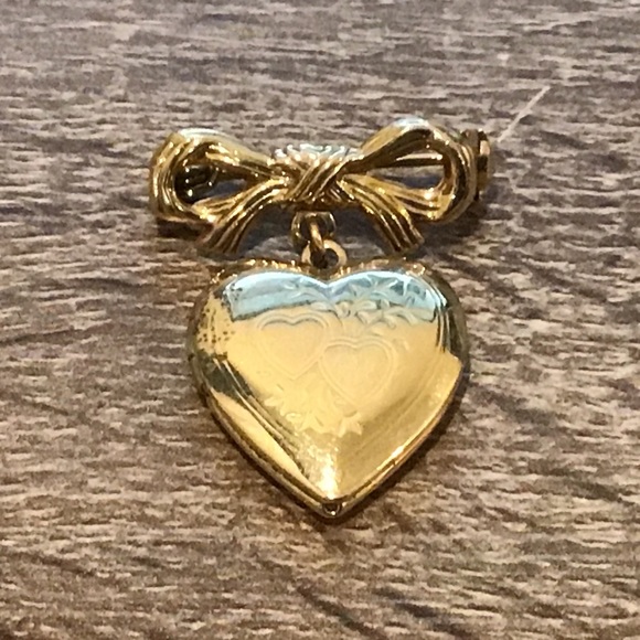Jewelry | Vintage Gold Tone Hearts Flowers Design Bow With Heart Locket ...